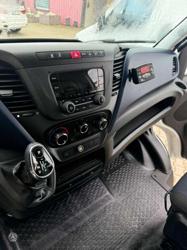 Balts Iveco Daily 2021 Kauņa, ar dzinēja tilpumu 3.00 L un nobraukumu 228 tūkst. km par 24600 €, foto 9 vietnē AUTOMOTO.COM.LV