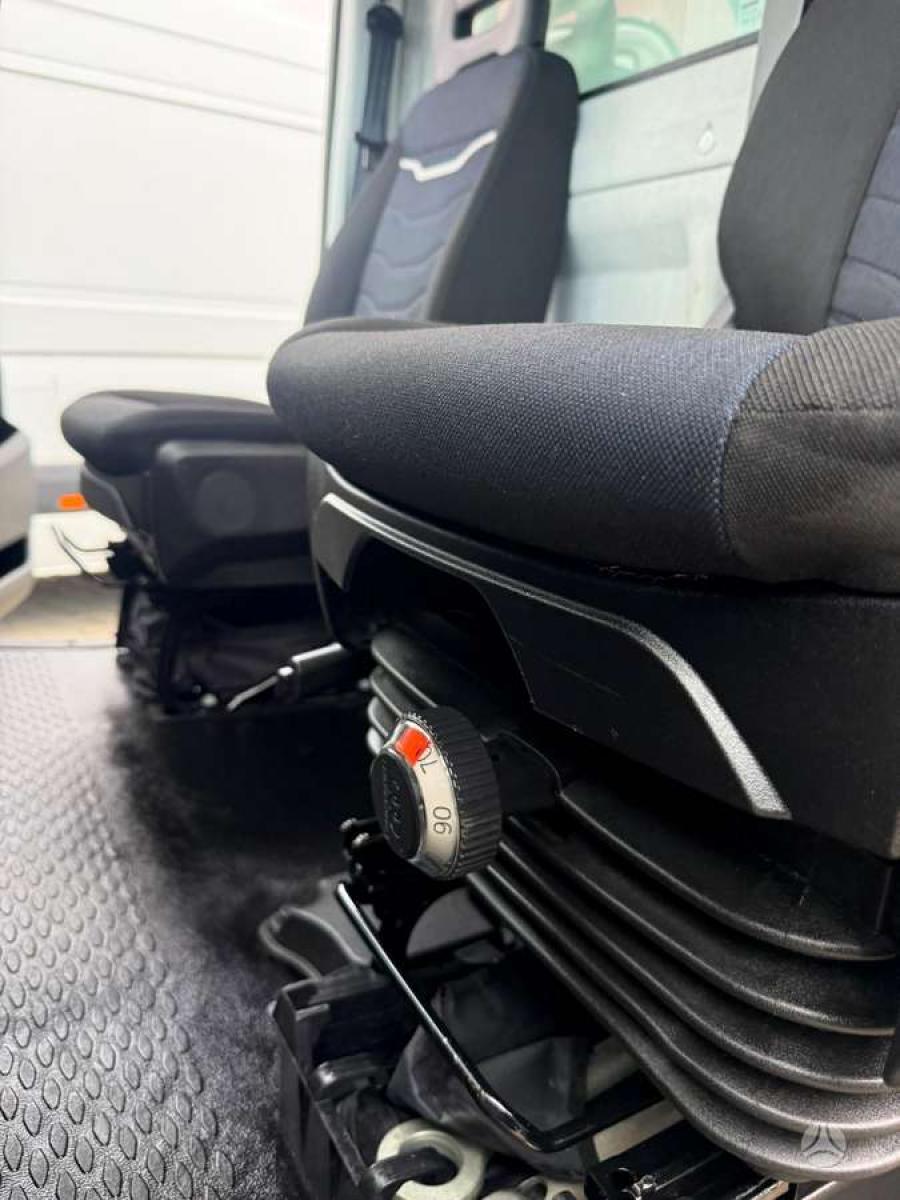 Balts Iveco Daily 2021 Kauņa, ar dzinēja tilpumu 3.00 L un nobraukumu 228 tūkst. km par 24600 €, foto 11 vietnē AUTOMOTO.COM.LV