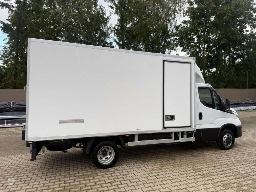 Balts Iveco Daily 2021 Kauņa, ar dzinēja tilpumu 3.00 L un nobraukumu 228 tūkst. km par 24600 €, foto 18 vietnē AUTOMOTO.COM.LV