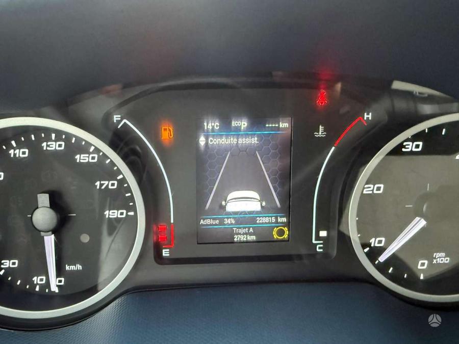 Balts Iveco Daily 2021 Kauņa, ar dzinēja tilpumu 3.00 L un nobraukumu 228 tūkst. km par 24600 €, foto 24 vietnē AUTOMOTO.COM.LV