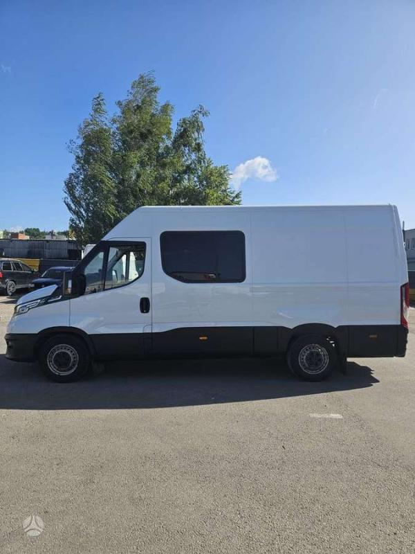 White Iveco Daily 2022 in Kaunas, with an engine capacity of 3.00 L and mileage of 497 thousand km for 11000 €, photo 4 on AUTOMOTO.COM.LV