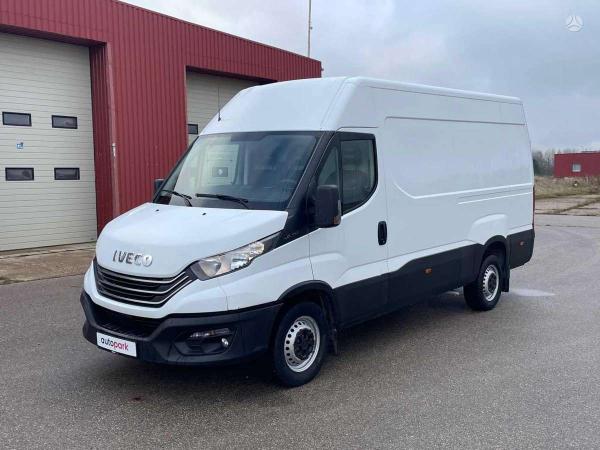 White Iveco Daily 2022 in Ukmerge, with an engine capacity of 2.29 L and mileage of 143 thousand km for 17500 €, photo 1 on AUTOMOTO.COM.LV