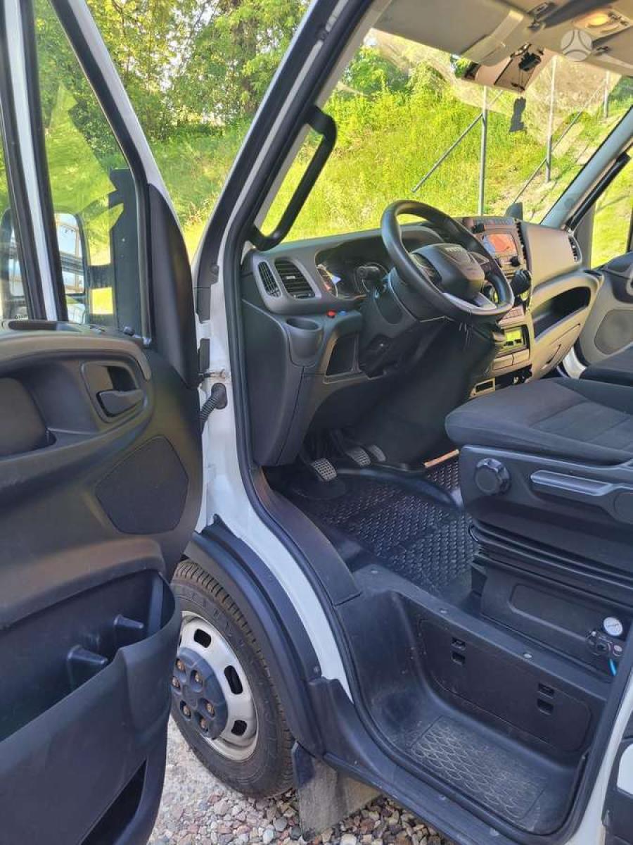 White Iveco Daily 2022 in Druskininkai, with an engine capacity of 0.00 L and mileage of 320 thousand km for 30000 €, photo 8 on AUTOMOTO.COM.LV