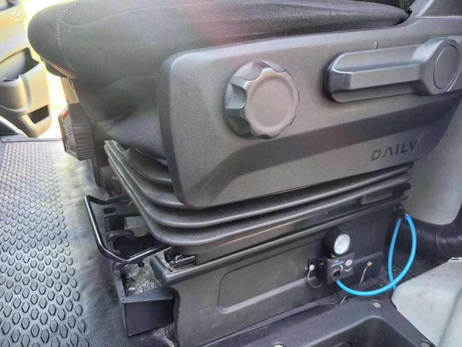 White Iveco Daily 2022 in Druskininkai, with an engine capacity of 0.00 L and mileage of 320 thousand km for 30000 €, photo 12 on AUTOMOTO.COM.LV
