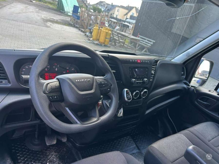 White Iveco Daily 2022 in Kaunas, with an engine capacity of 3.00 L and mileage of 355 thousand km for 10500 €, photo 6 on AUTOMOTO.COM.LV