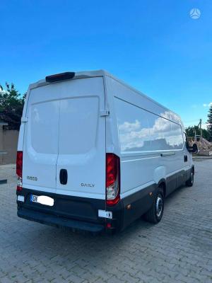 White Iveco Daily 2022 in Kaunas, with an engine capacity of 3.00 L and mileage of 355 thousand km for 10500 €, photo 7 on AUTOMOTO.COM.LV
