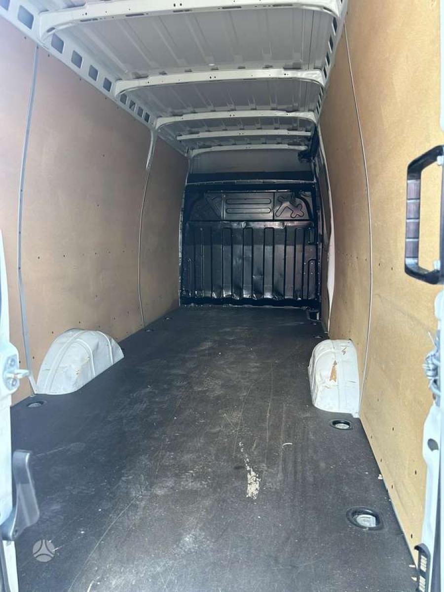 White Iveco Daily 2022 in Kaunas, with an engine capacity of 3.00 L and mileage of 355 thousand km for 10500 €, photo 12 on AUTOMOTO.COM.LV