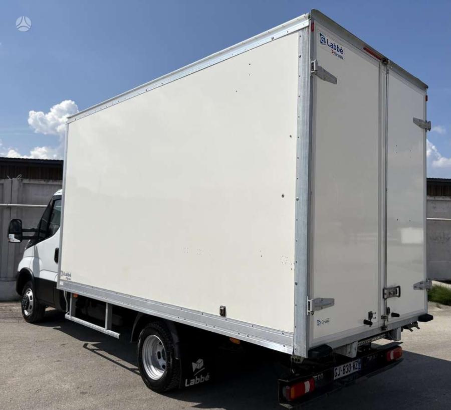 Balts Iveco Daily 2022 Kauņa, ar dzinēja tilpumu 3.00 L un nobraukumu 170 tūkst. km par 18999 €, foto 13 vietnē AUTOMOTO.COM.LV