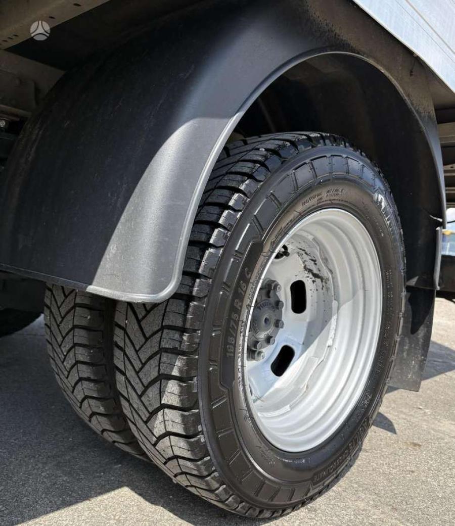 Balts Iveco Daily 2022 Kauņa, ar dzinēja tilpumu 3.00 L un nobraukumu 170 tūkst. km par 18999 €, foto 16 vietnē AUTOMOTO.COM.LV