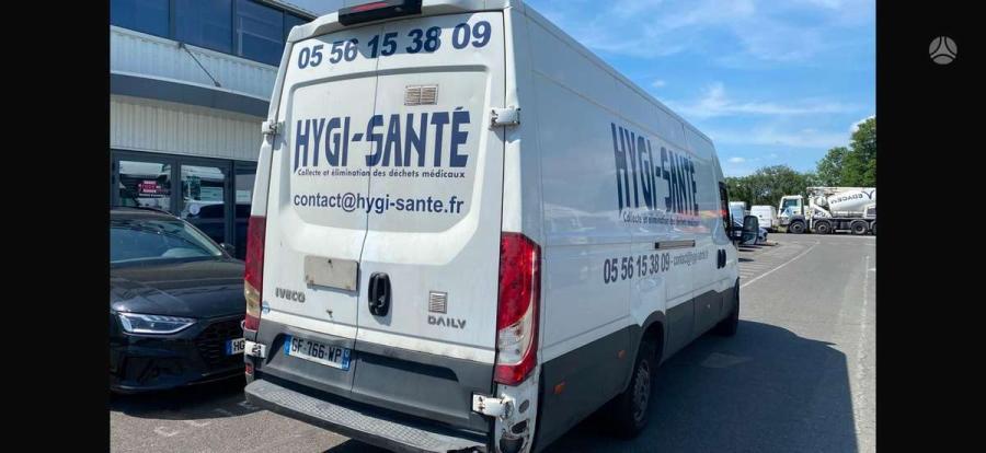 Balts Iveco Daily 2022 Tauragė, ar dzinēja tilpumu 3.00 L un nobraukumu 240 tūkst. km par 15900 €, foto 5 vietnē AUTOMOTO.COM.LV