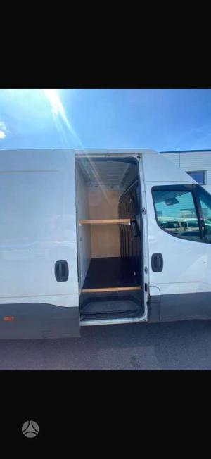 Balts Iveco Daily 2022 Tauragė, ar dzinēja tilpumu 3.00 L un nobraukumu 240 tūkst. km par 15900 €, foto 7 vietnē AUTOMOTO.COM.LV