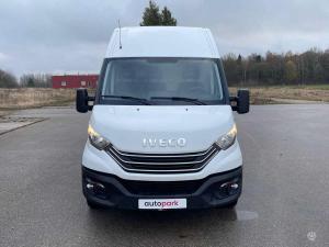 White Iveco Daily 2022 in Ukmerge, with an engine capacity of 2.29 L and mileage of 143 thousand km for 12900 €, photo 3 on AUTOMOTO.COM.LV