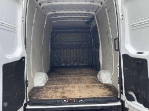 White Iveco Daily 2022 in Ukmerge, with an engine capacity of 2.29 L and mileage of 143 thousand km for 12900 €, photo 7 on AUTOMOTO.COM.LV