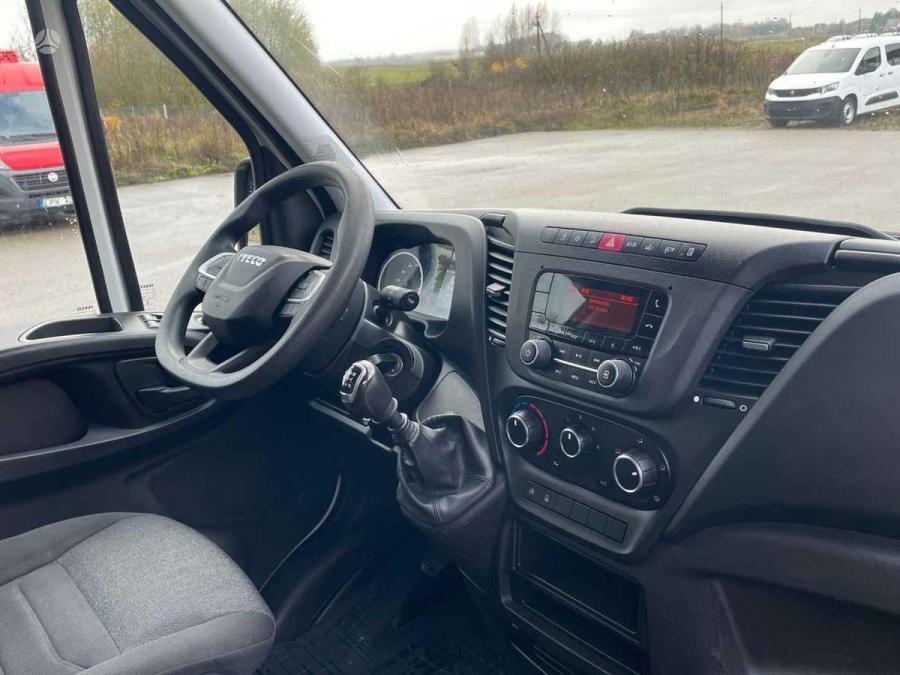 White Iveco Daily 2022 in Ukmerge, with an engine capacity of 2.29 L and mileage of 143 thousand km for 12900 €, photo 9 on AUTOMOTO.COM.LV