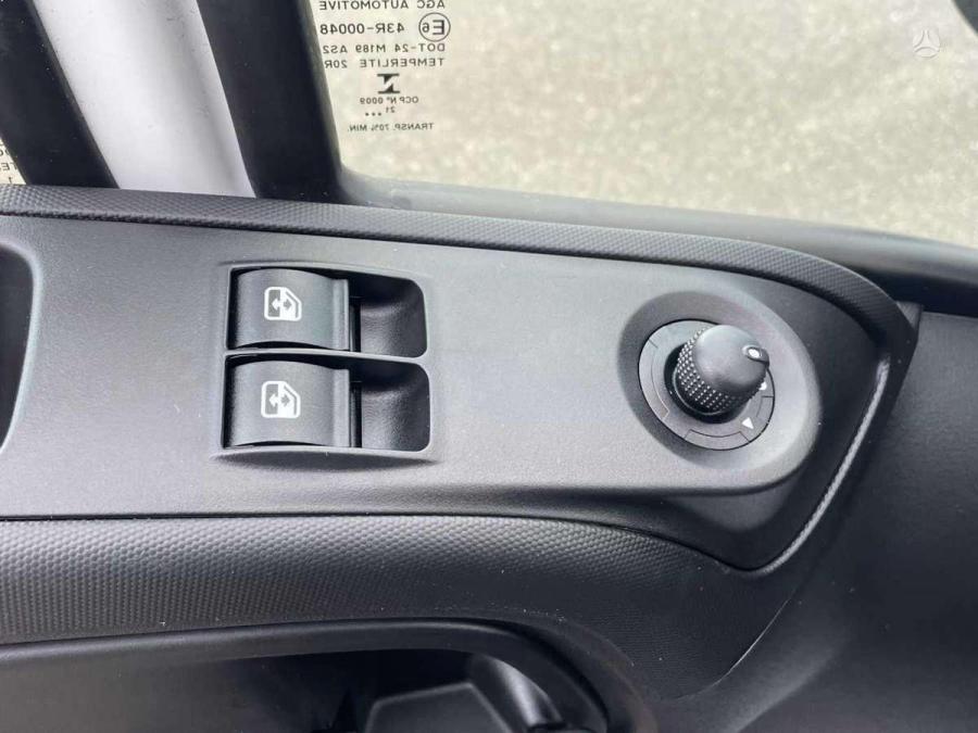 White Iveco Daily 2022 in Ukmerge, with an engine capacity of 2.29 L and mileage of 143 thousand km for 12900 €, photo 18 on AUTOMOTO.COM.LV