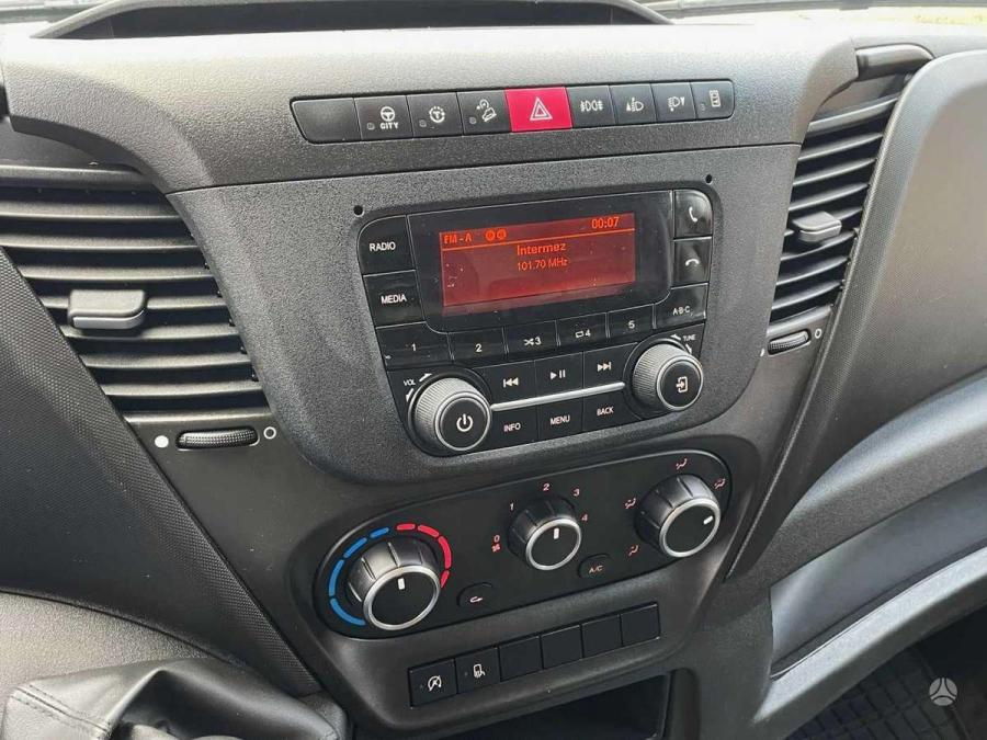 Balts Iveco Daily 2022 Ukmergė, ar dzinēja tilpumu 2.29 L un nobraukumu 143 tūkst. km par 12900 €, foto 12 vietnē AUTOMOTO.COM.LV