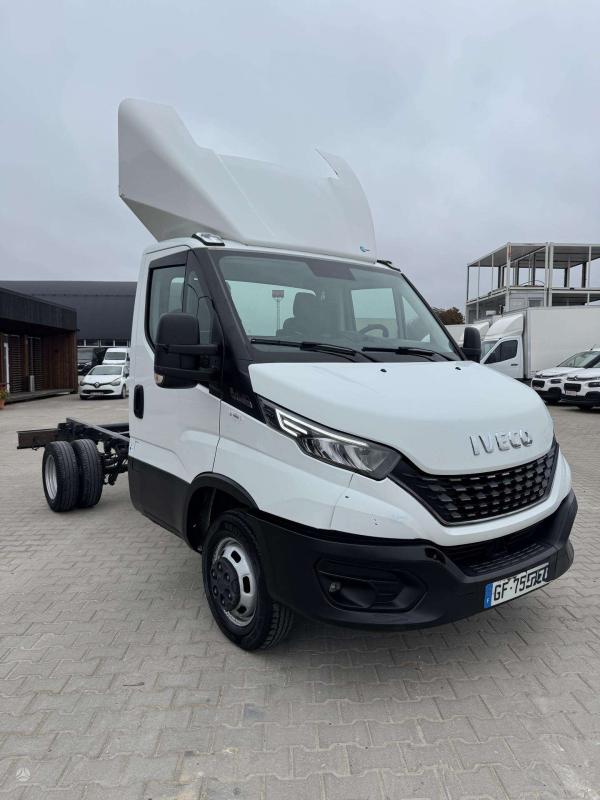 Balts Iveco Daily 2022 Kauņa, ar dzinēja tilpumu 3.00 L un nobraukumu 330 tūkst. km par 12450 €, foto 4 vietnē AUTOMOTO.COM.LV