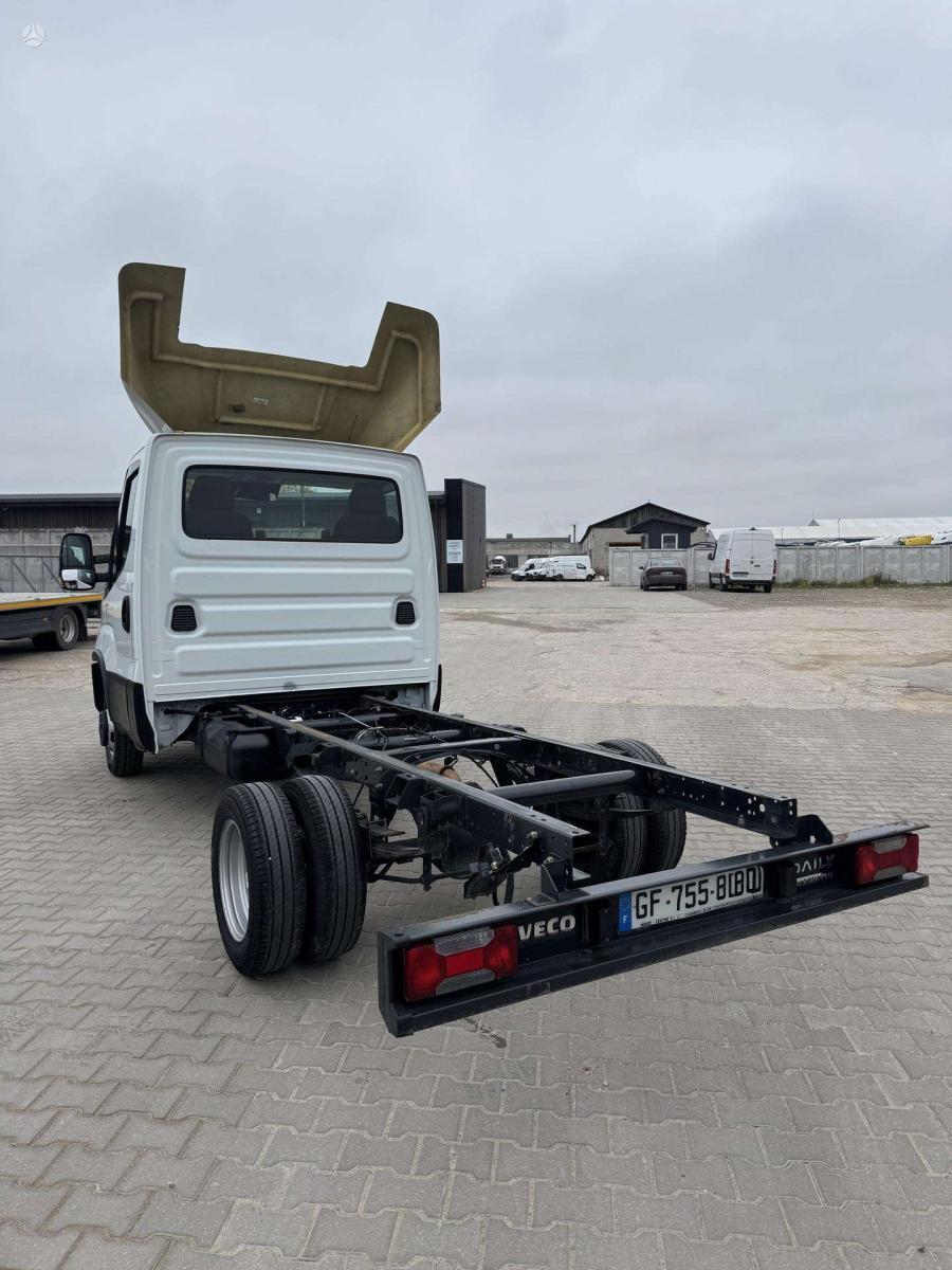 White Iveco Daily 2022 in Kaunas, with an engine capacity of 3.00 L and mileage of 330 thousand km for 12450 €, photo 7 on AUTOMOTO.COM.LV