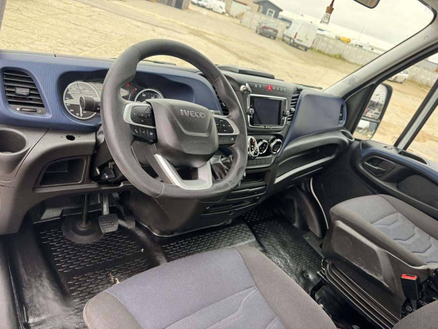 White Iveco Daily 2022 in Kaunas, with an engine capacity of 3.00 L and mileage of 330 thousand km for 12450 €, photo 10 on AUTOMOTO.COM.LV