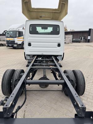 White Iveco Daily 2022 in Kaunas, with an engine capacity of 3.00 L and mileage of 330 thousand km for 12450 €, photo 11 on AUTOMOTO.COM.LV