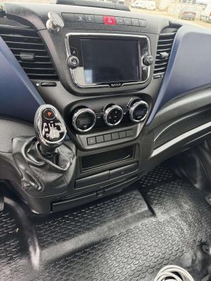 White Iveco Daily 2022 in Kaunas, with an engine capacity of 3.00 L and mileage of 330 thousand km for 12450 €, photo 12 on AUTOMOTO.COM.LV