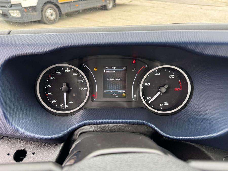 White Iveco Daily 2022 in Kaunas, with an engine capacity of 3.00 L and mileage of 330 thousand km for 12450 €, photo 13 on AUTOMOTO.COM.LV