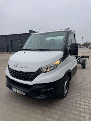 White Iveco Daily 2022 in Kaunas, with an engine capacity of 3.00 L and mileage of 209 thousand km for 13800 €, photo 3 on AUTOMOTO.COM.LV