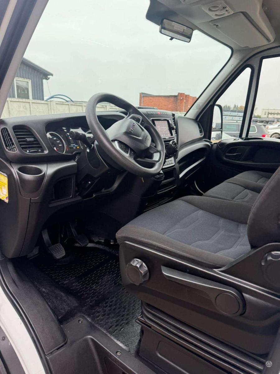 White Iveco Daily 2022 in Kaunas, with an engine capacity of 3.00 L and mileage of 209 thousand km for 13800 €, photo 11 on AUTOMOTO.COM.LV
