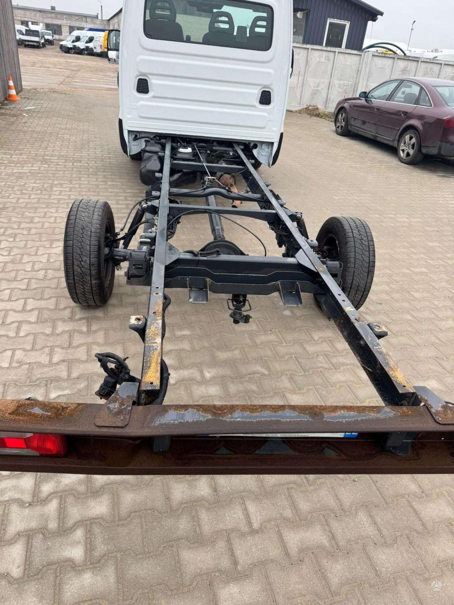White Iveco Daily 2022 in Kaunas, with an engine capacity of 3.00 L and mileage of 209 thousand km for 13800 €, photo 12 on AUTOMOTO.COM.LV