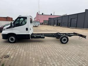 White Iveco Daily 2022 in Kaunas, with an engine capacity of 3.00 L and mileage of 209 thousand km for 13800 €, photo 14 on AUTOMOTO.COM.LV