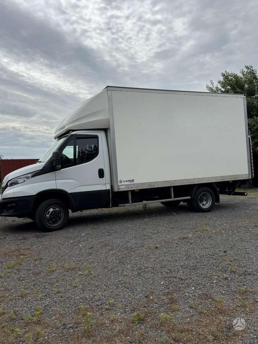 Balts Iveco Daily 2023 Marijampole, ar dzinēja tilpumu 3.00 L un nobraukumu 70 tūkst. km par 43681 €, foto 1 vietnē AUTOMOTO.COM.LV
