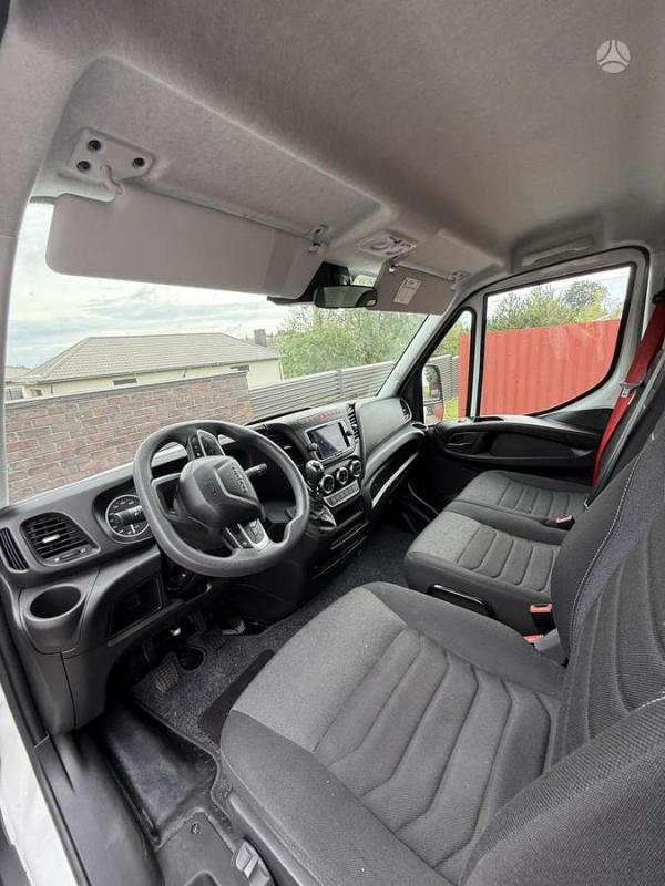 Balts Iveco Daily 2023 Marijampole, ar dzinēja tilpumu 3.00 L un nobraukumu 70 tūkst. km par 43681 €, foto 3 vietnē AUTOMOTO.COM.LV