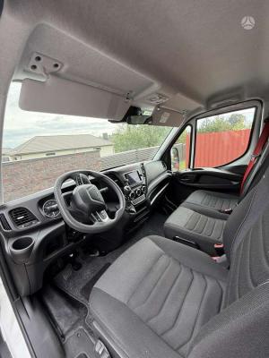 Balts Iveco Daily 2023 Marijampole, ar dzinēja tilpumu 3.00 L un nobraukumu 70 tūkst. km par 43681 €, foto 4 vietnē AUTOMOTO.COM.LV