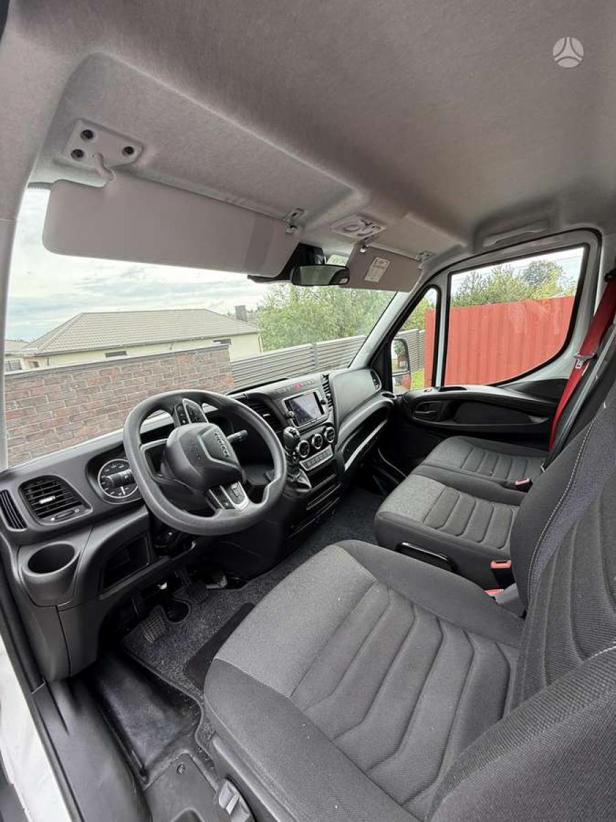 Balts Iveco Daily 2023 Marijampole, ar dzinēja tilpumu 3.00 L un nobraukumu 70 tūkst. km par 43681 €, foto 4 vietnē AUTOMOTO.COM.LV