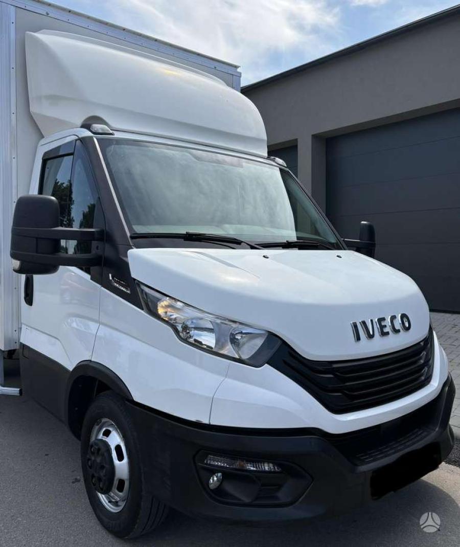 White Iveco Daily 2023 in Kaunas, with an engine capacity of 3.00 L and mileage of 140 thousand km for 17999 €, photo 3 on AUTOMOTO.COM.LV