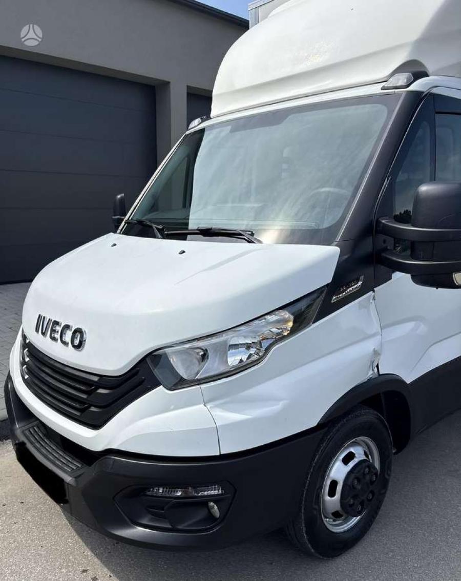 White Iveco Daily 2023 in Kaunas, with an engine capacity of 3.00 L and mileage of 140 thousand km for 17999 €, photo 5 on AUTOMOTO.COM.LV