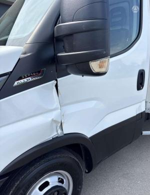 White Iveco Daily 2023 in Kaunas, with an engine capacity of 3.00 L and mileage of 140 thousand km for 17999 €, photo 7 on AUTOMOTO.COM.LV