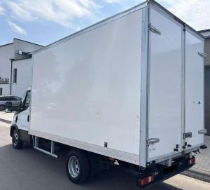 White Iveco Daily 2023 in Kaunas, with an engine capacity of 3.00 L and mileage of 140 thousand km for 17999 €, photo 11 on AUTOMOTO.COM.LV