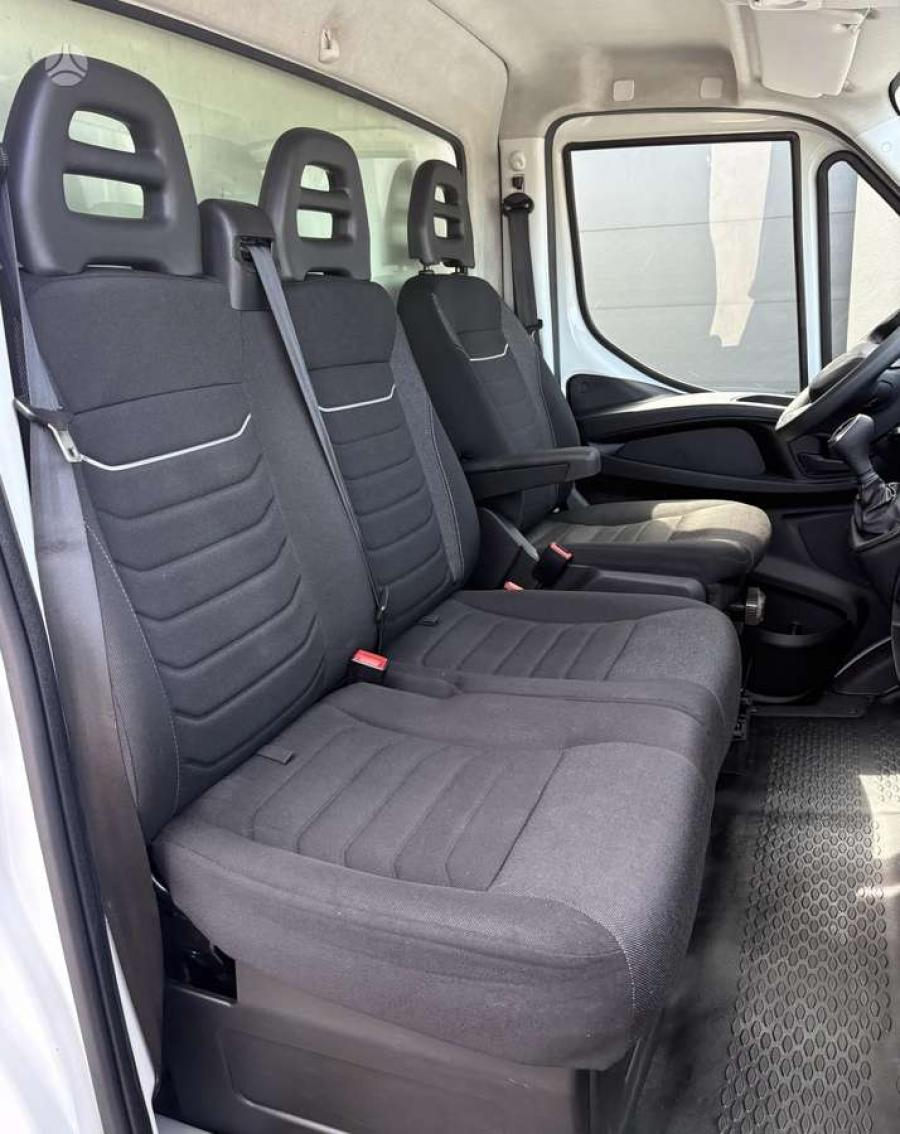 White Iveco Daily 2023 in Kaunas, with an engine capacity of 3.00 L and mileage of 140 thousand km for 17999 €, photo 21 on AUTOMOTO.COM.LV