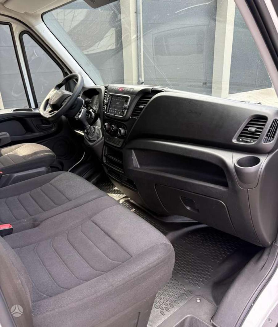 White Iveco Daily 2023 in Kaunas, with an engine capacity of 3.00 L and mileage of 140 thousand km for 17999 €, photo 22 on AUTOMOTO.COM.LV