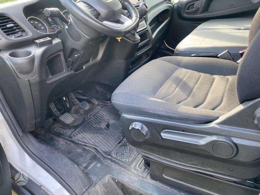 Balts Iveco Daily 2023 Panevēža, ar dzinēja tilpumu 3.00 L un nobraukumu 330 tūkst. km par 16800 €, foto 12 vietnē AUTOMOTO.COM.LV