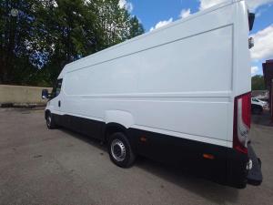 White Iveco Daily 2023 in Taurage, with an engine capacity of 2.30 L and mileage of 319 thousand km for 14883 €, photo 9 on AUTOMOTO.COM.LV