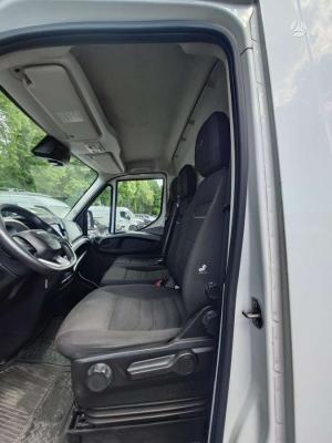 White Iveco Daily 2023 in Taurage, with an engine capacity of 2.30 L and mileage of 319 thousand km for 14883 €, photo 11 on AUTOMOTO.COM.LV