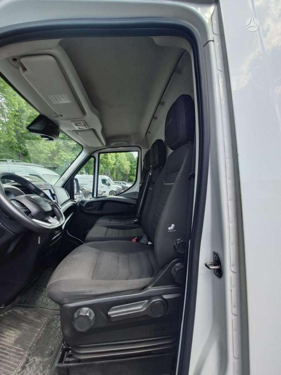 White Iveco Daily 2023 in Taurage, with an engine capacity of 2.30 L and mileage of 319 thousand km for 14883 €, photo 11 on AUTOMOTO.COM.LV