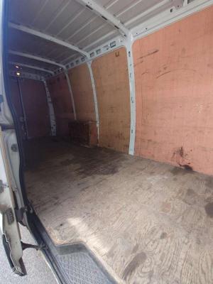 White Iveco Daily 2023 in Taurage, with an engine capacity of 2.30 L and mileage of 319 thousand km for 14883 €, photo 15 on AUTOMOTO.COM.LV