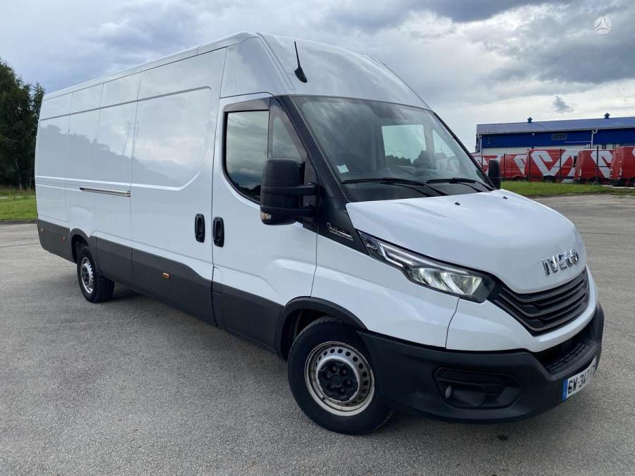 Balts Iveco Daily 2024 Tauragė, ar dzinēja tilpumu 3.00 L un nobraukumu 307 tūkst. km par 15900 €, foto 3 vietnē AUTOMOTO.COM.LV