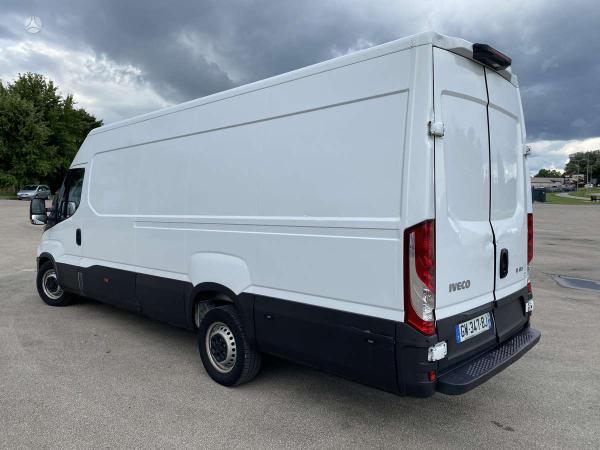 White Iveco Daily 2024 in Taurage, with an engine capacity of 3.00 L and mileage of 307 thousand km for 15900 €, photo 3 on AUTOMOTO.COM.LV