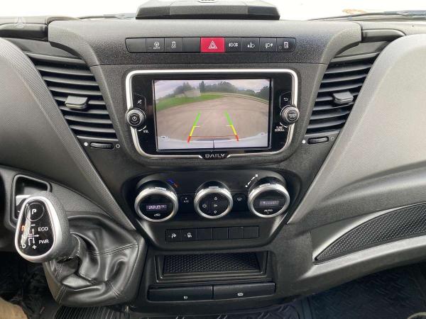 White Iveco Daily 2024 in Taurage, with an engine capacity of 3.00 L and mileage of 307 thousand km for 15900 €, photo 8 on AUTOMOTO.COM.LV