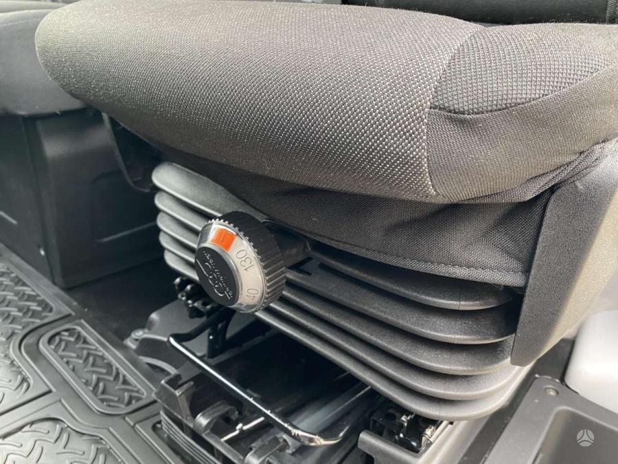 Balts Iveco Daily 2024 Tauragė, ar dzinēja tilpumu 3.00 L un nobraukumu 307 tūkst. km par 15900 €, foto 10 vietnē AUTOMOTO.COM.LV