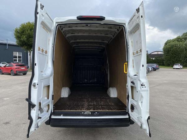White Iveco Daily 2024 in Taurage, with an engine capacity of 3.00 L and mileage of 307 thousand km for 15900 €, photo 10 on AUTOMOTO.COM.LV